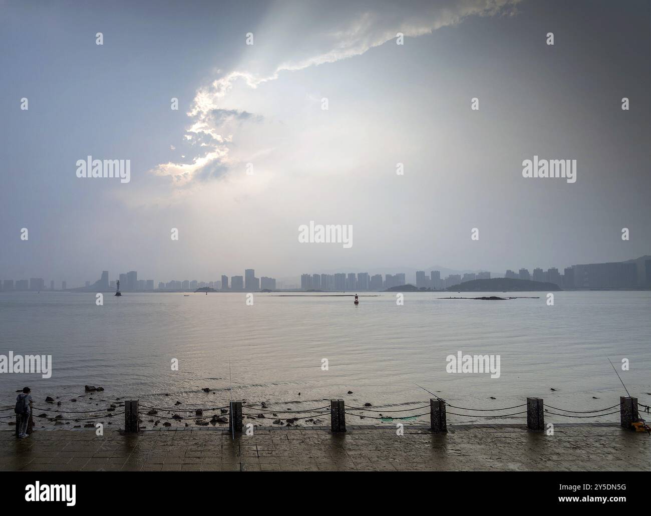 Xiamen skylines hi-res stock photography and images - Alamy