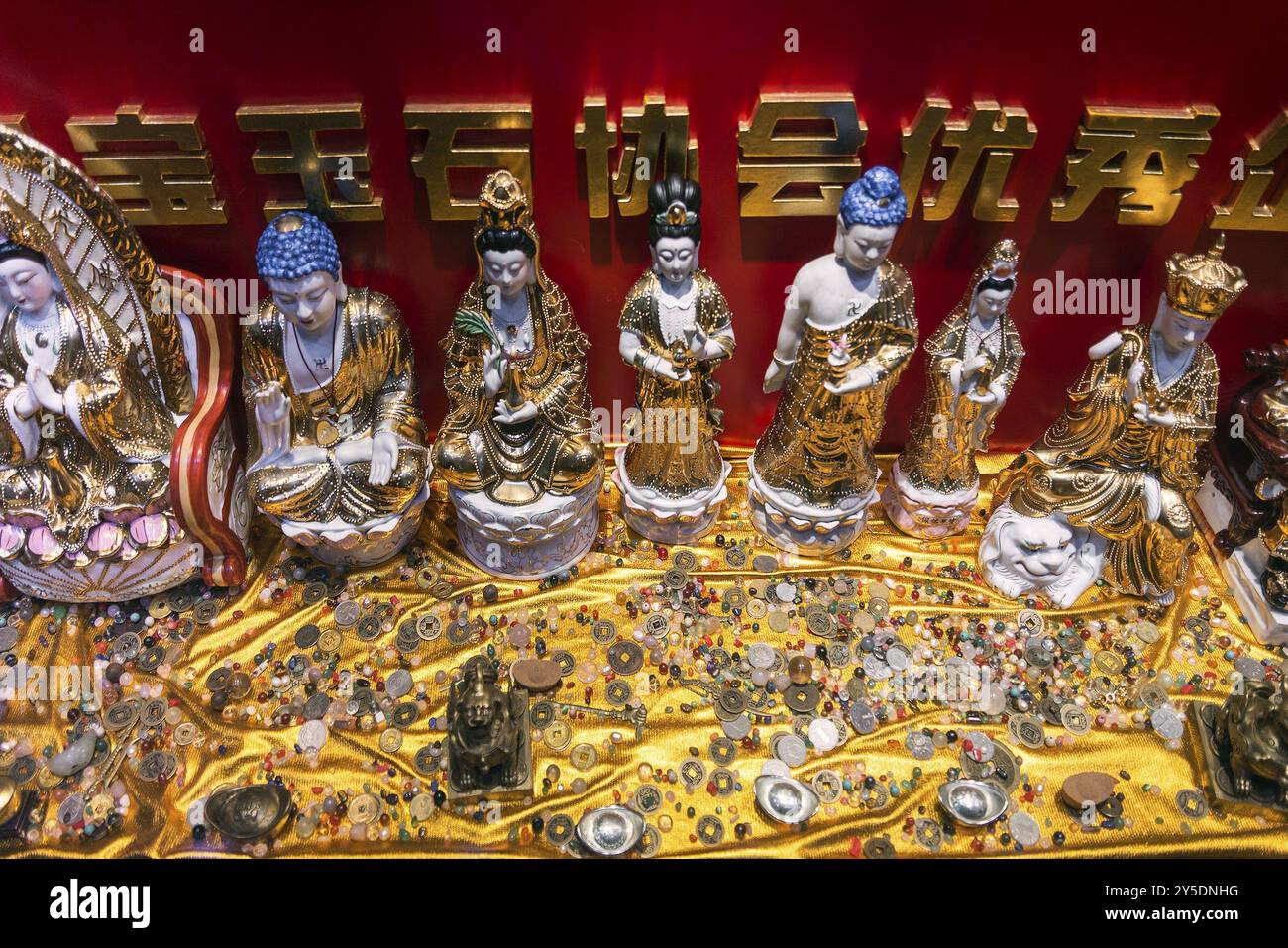 Traditional chinese religious amulet hi-res stock photography and ...