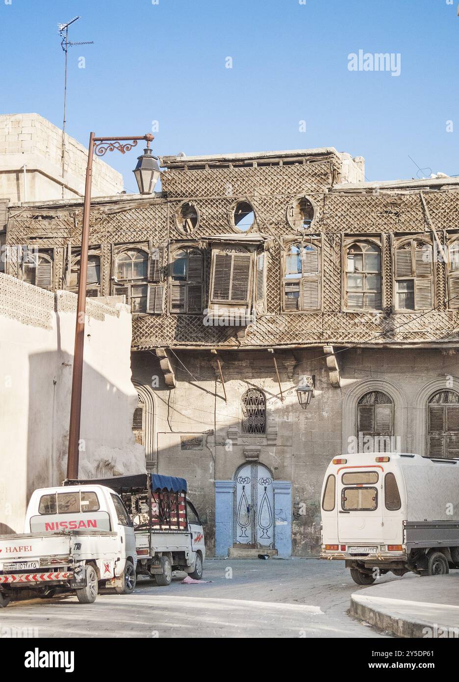 Traditional house in damascus syria street Stock Photo - Alamy