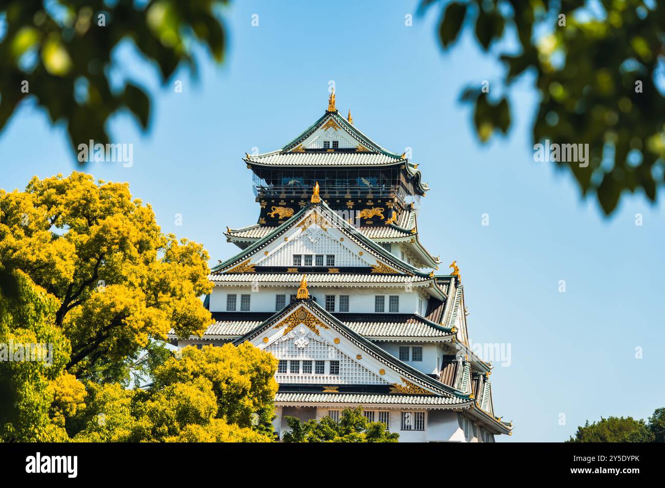View with Osaka Castle, the most famous landmark and popular tourist ...