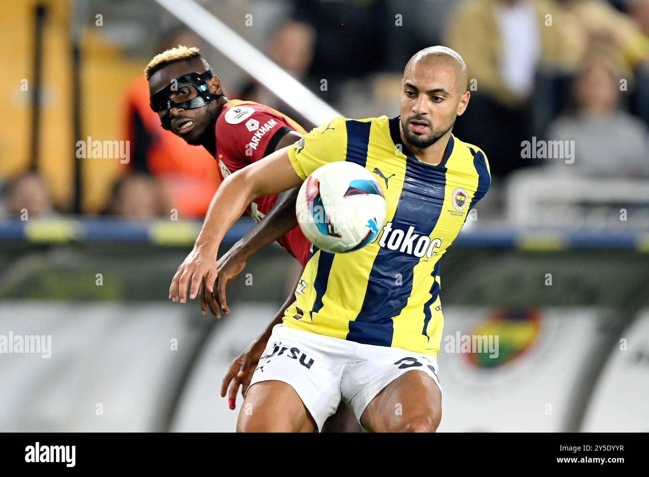 ISTANBUL - (l-r) Victor Osimhen of Galatasaray SK, Sofyan Amrabat of ...