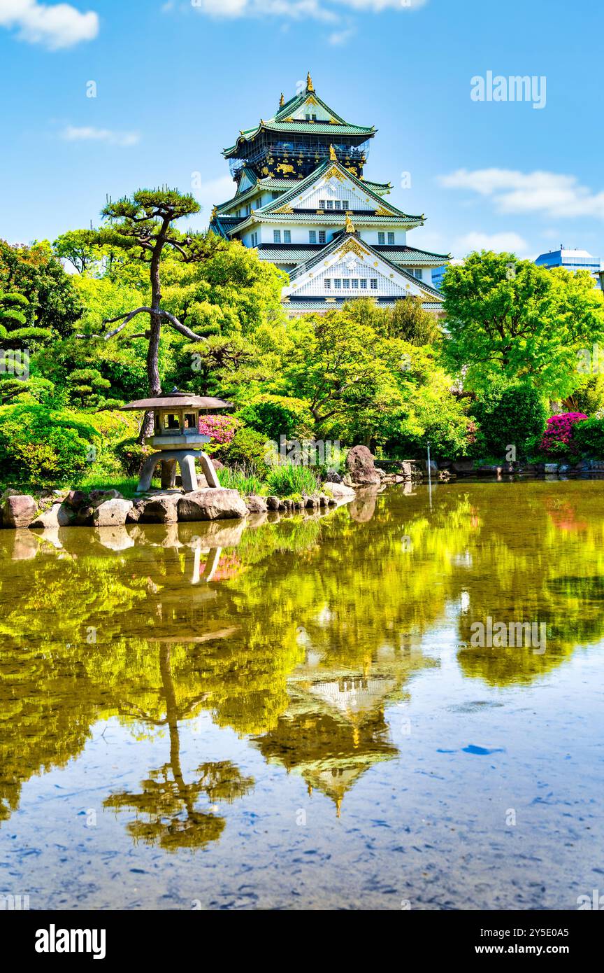 View with Osaka Castle, the most famous landmark and popular tourist ...