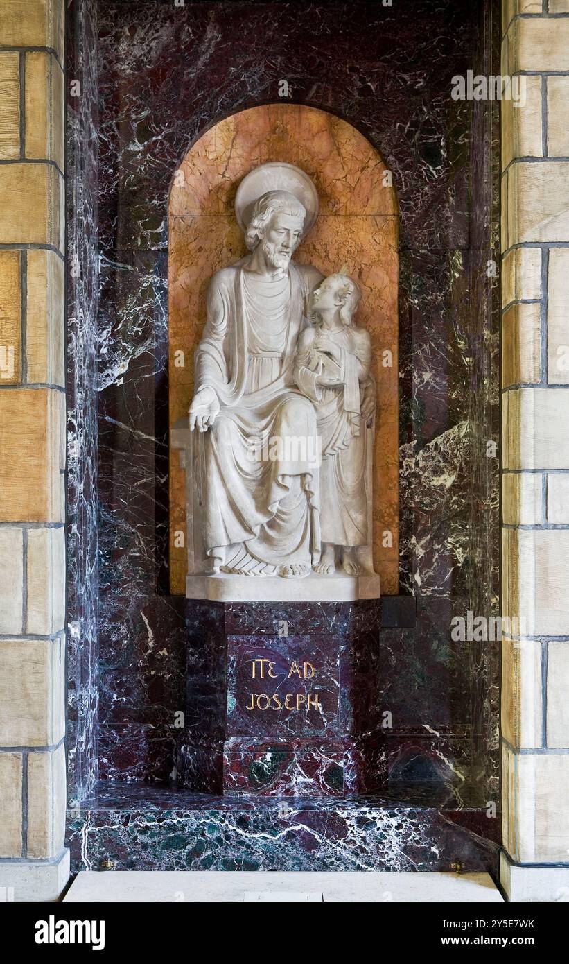 Statue of Joseph and Jesus in side altar of church Stock Photo - Alamy