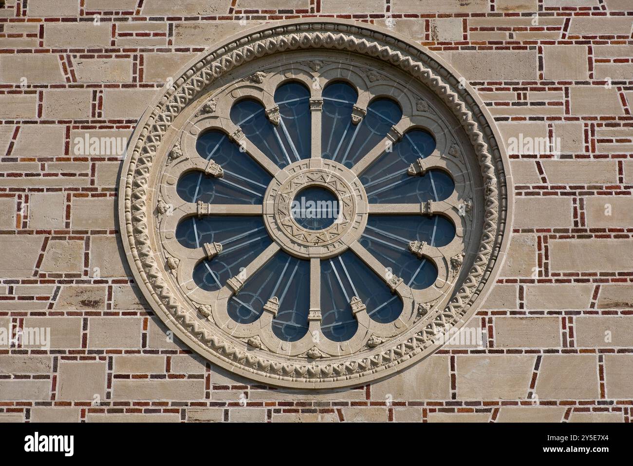 Rose window on exterior of church Stock Photo - Alamy