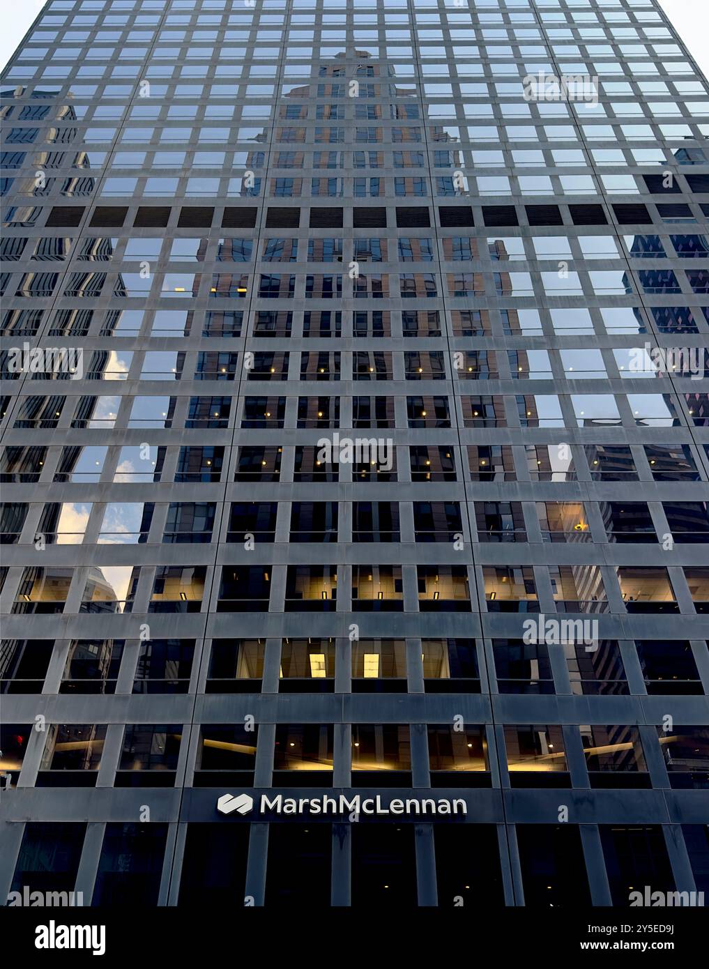 MarshMcLennan headquarters in midtown Manhattan NYC Stock Photo - Alamy