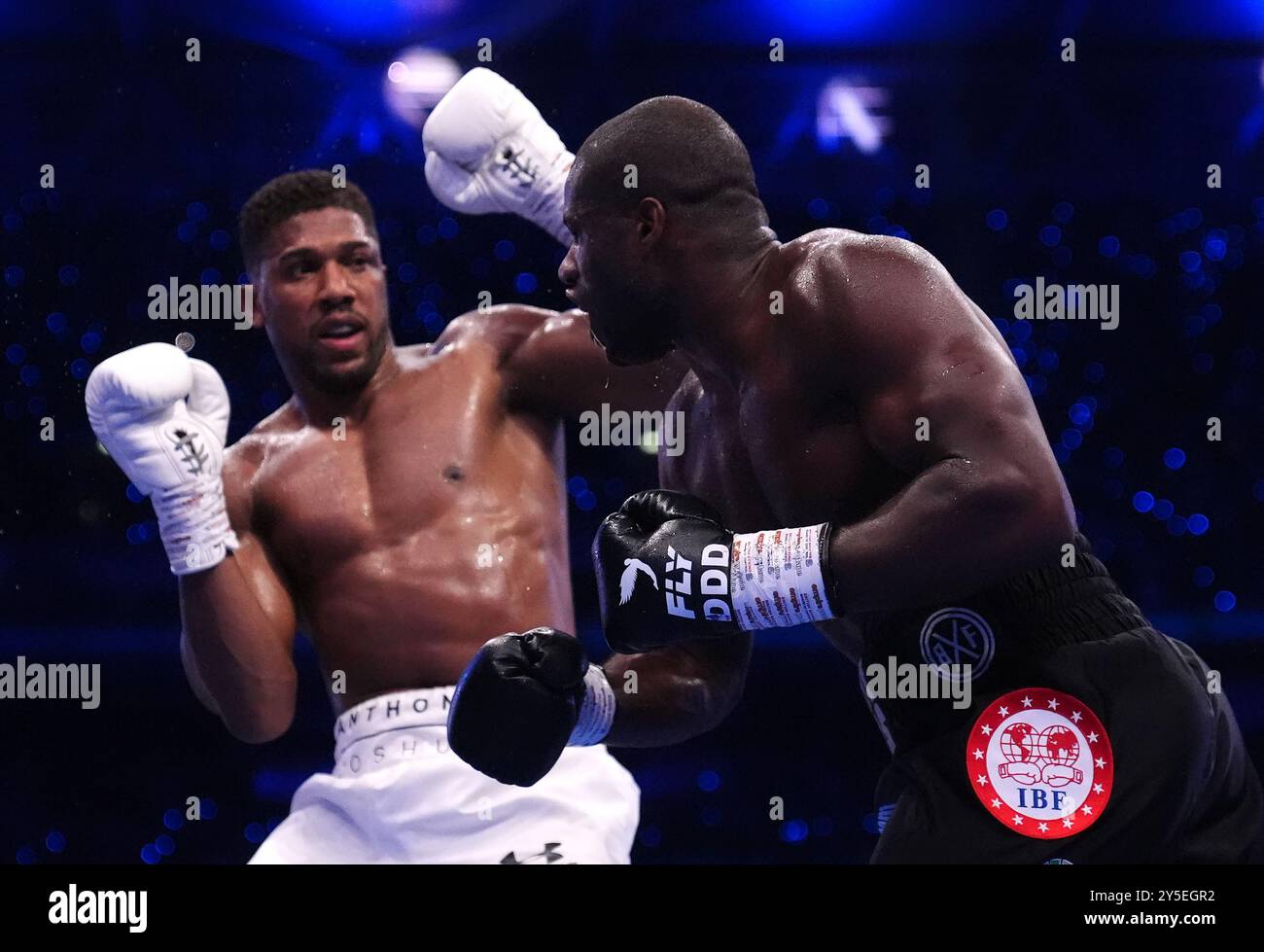Anthony Joshua (left) and Daniel Dubois in the IBF World Heavy weight ...