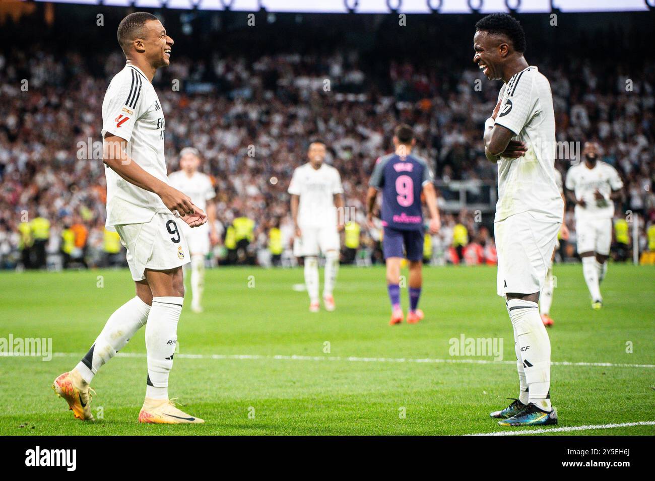 Madrid, Espagne. 21st Sep, 2024. Kylian MBAPPE of Real Madrid celebrate his goal with Vinicius ...