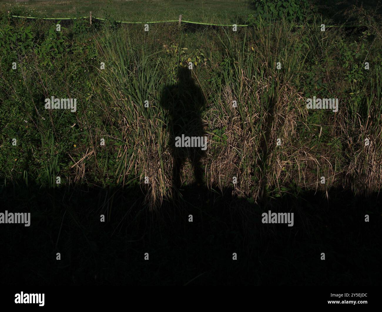 Far side of ditch hi-res stock photography and images - Alamy