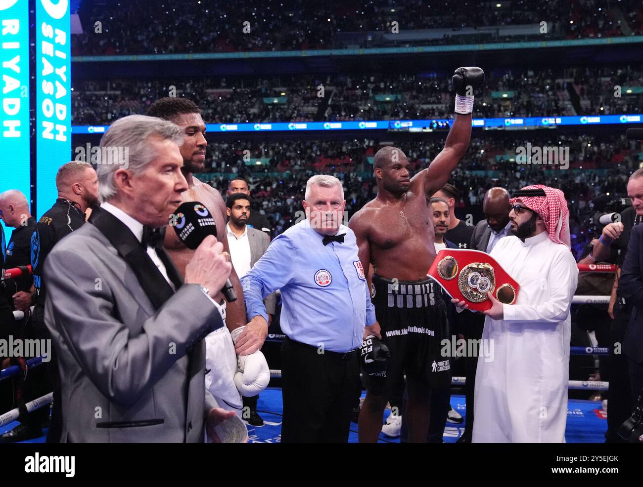 Daniel Dubois celebrates victory against Anthony Joshua in the IBF ...