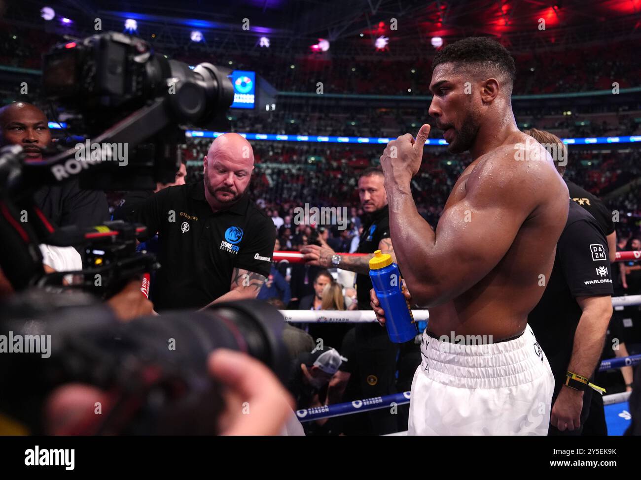 Anthony Joshua reacts to defeat by Daniel Dubois following the IBF ...