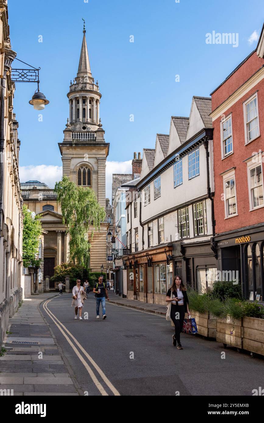 Street scene in Turl Street, Oxford, UK. The spire of Lincoln College ...