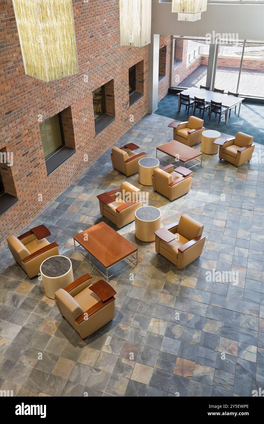 Entrance lobby with chairs and tables hi-res stock photography and ...