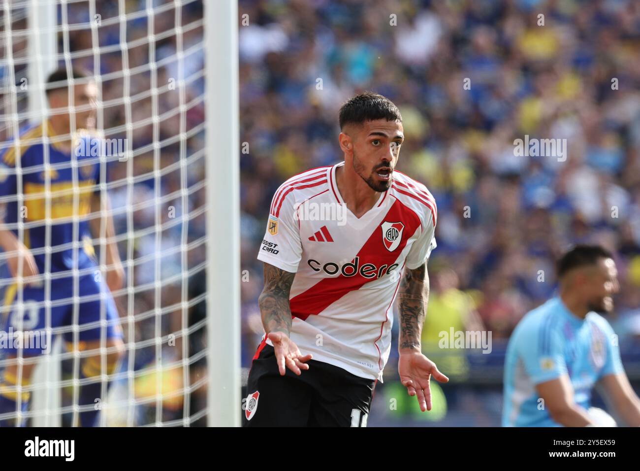 River Plate's midfielder Manuel Lanzini (C) celebrates after scoring a ...