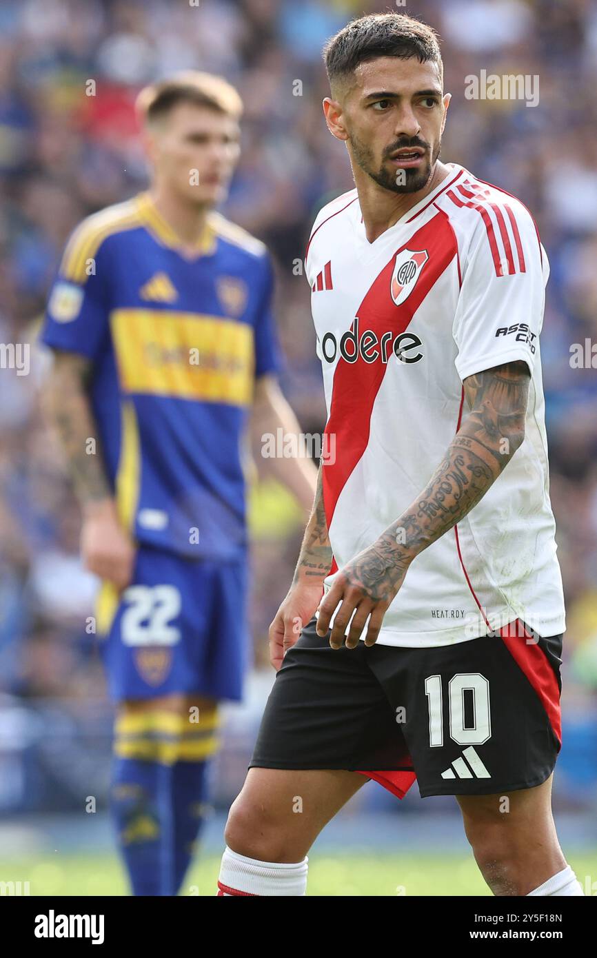 River Plate's midfielder Manuel Lanzini (R) looks on during the ...