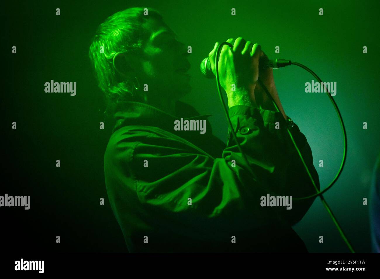 Gum takes tooth singer hi-res stock photography and images - Alamy