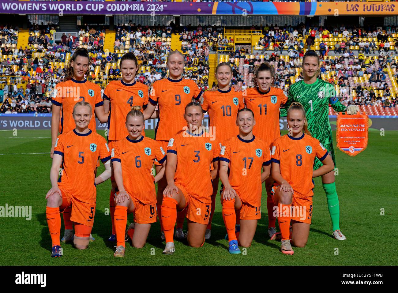 El Campin Stadium Louise van Oosten, Veerle Buurman, Bo van Egmond ...