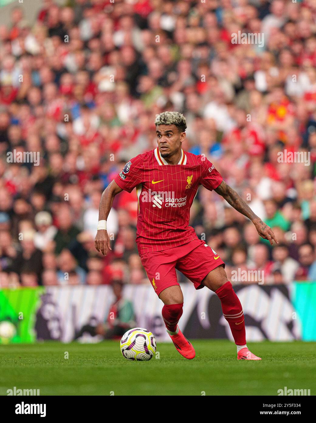 Luis diaz liverpool september 2024 hi-res stock photography and images ...