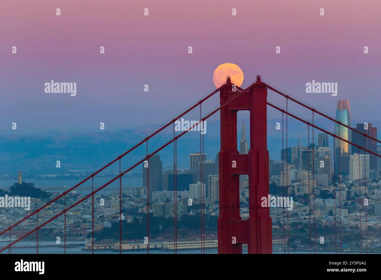 Moon Rise over Golden Gate Bridge Stock Photo - Alamy
