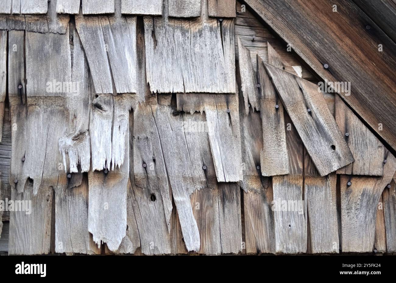 Weathered shingles hi-res stock photography and images - Alamy
