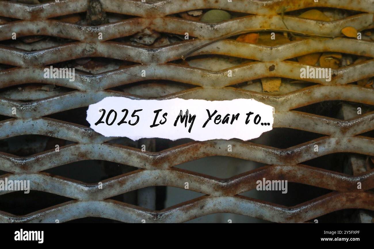 Goodbye 2024 welcome 2025 hi-res stock photography and images - Alamy