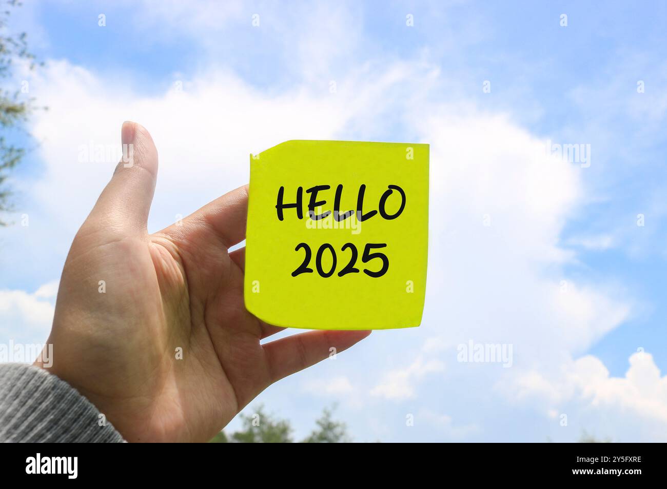 Goodbye 2024 hello 2025 hi-res stock photography and images - Alamy