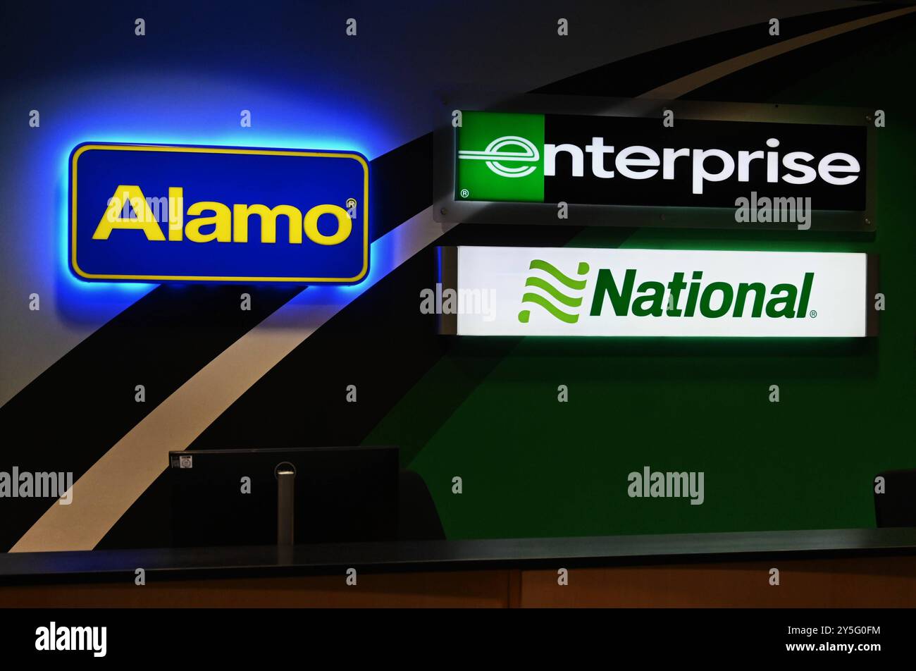 Car rental counter hi-res stock photography and images - Alamy