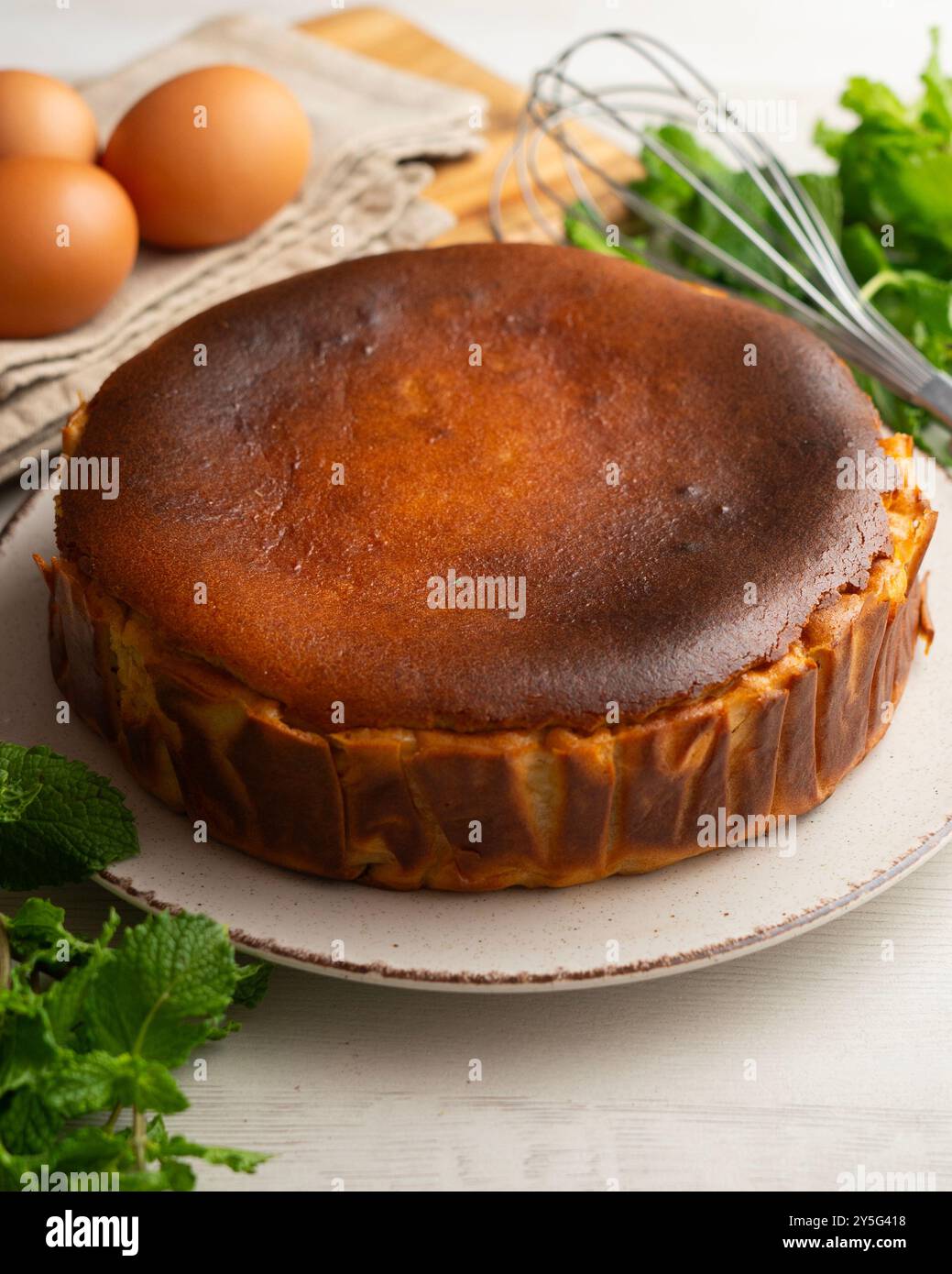 Cheesecake with mascarpone and almond nougat. Traditional Spanish ...