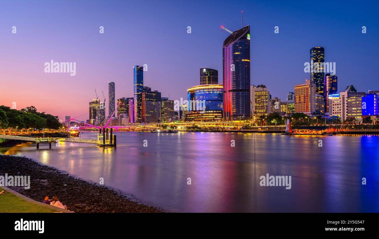 Brisbane river skyline night panorama hi-res stock photography and ...