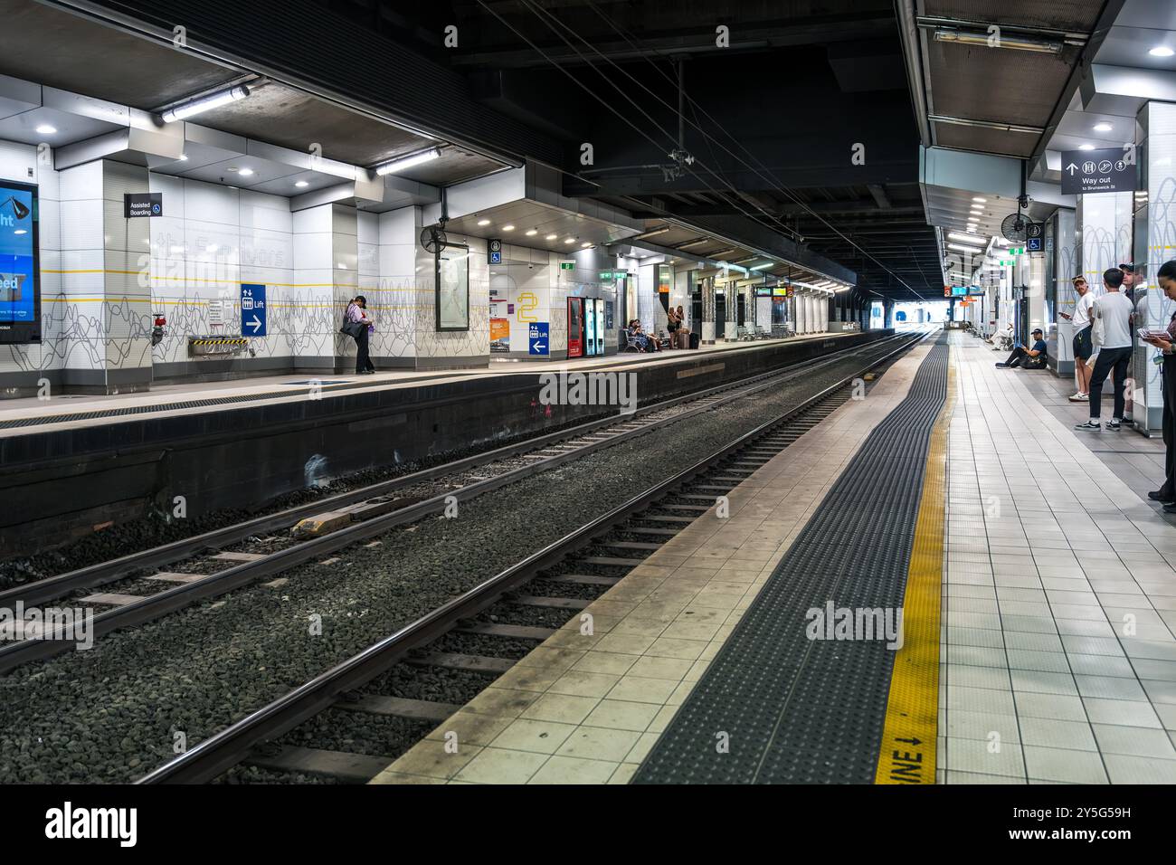 Brisbane, QLD, Australia - Fortitude Valley train station platform Stock Photo - Alamy