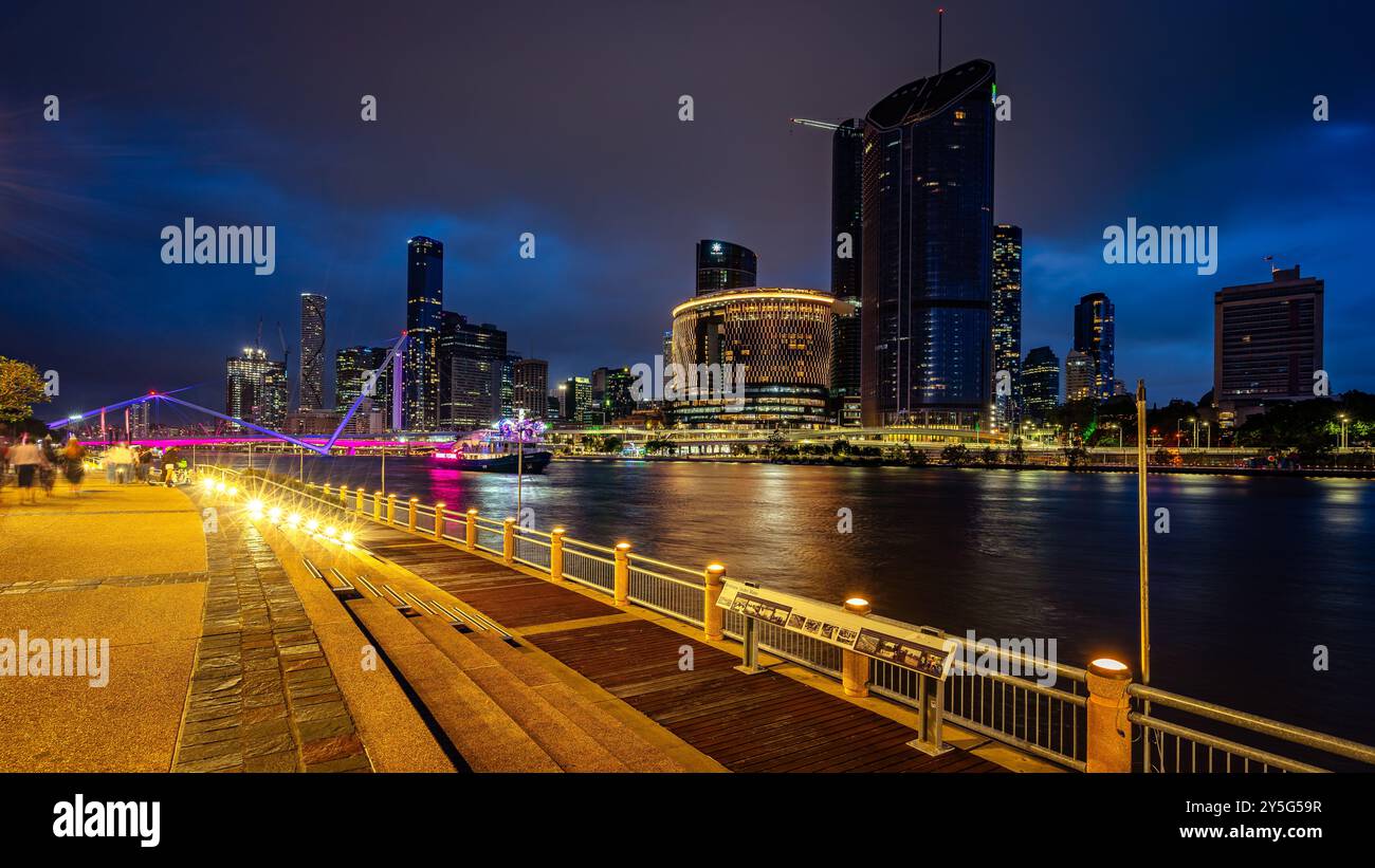 Brisbane river skyline night panorama hi-res stock photography and ...