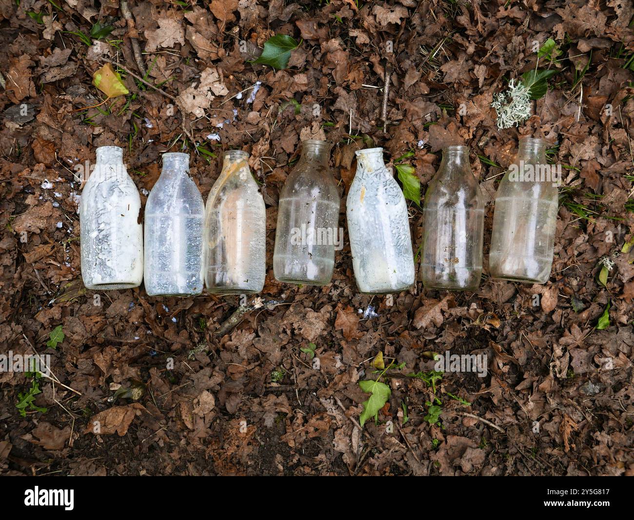 Empty ground with garbage hi-res stock photography and images - Alamy