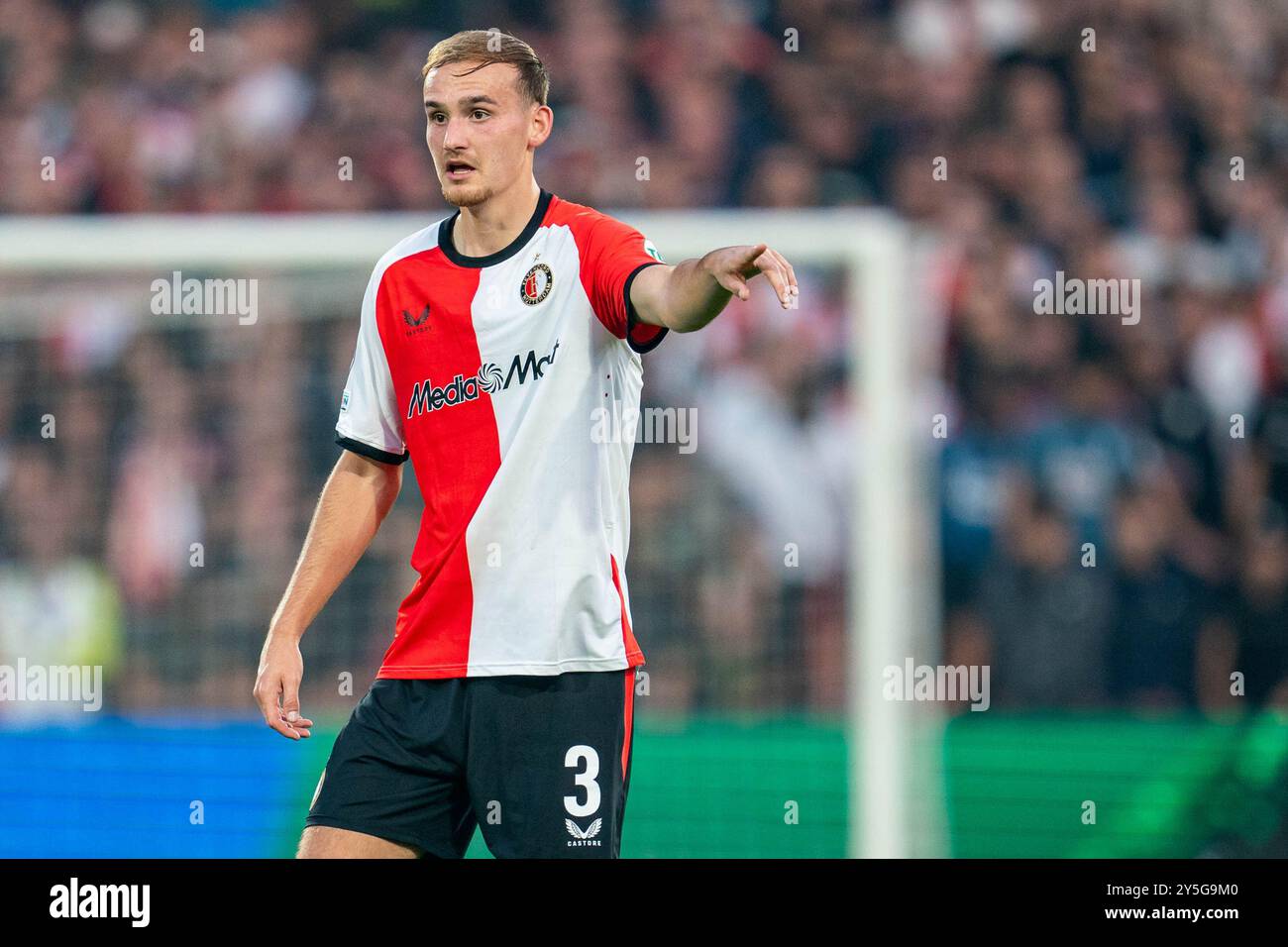 Rotterdam, Nederland. 19th Sep, 2024. ROTTERDAM, 19-09-2024, Feyenoord ...