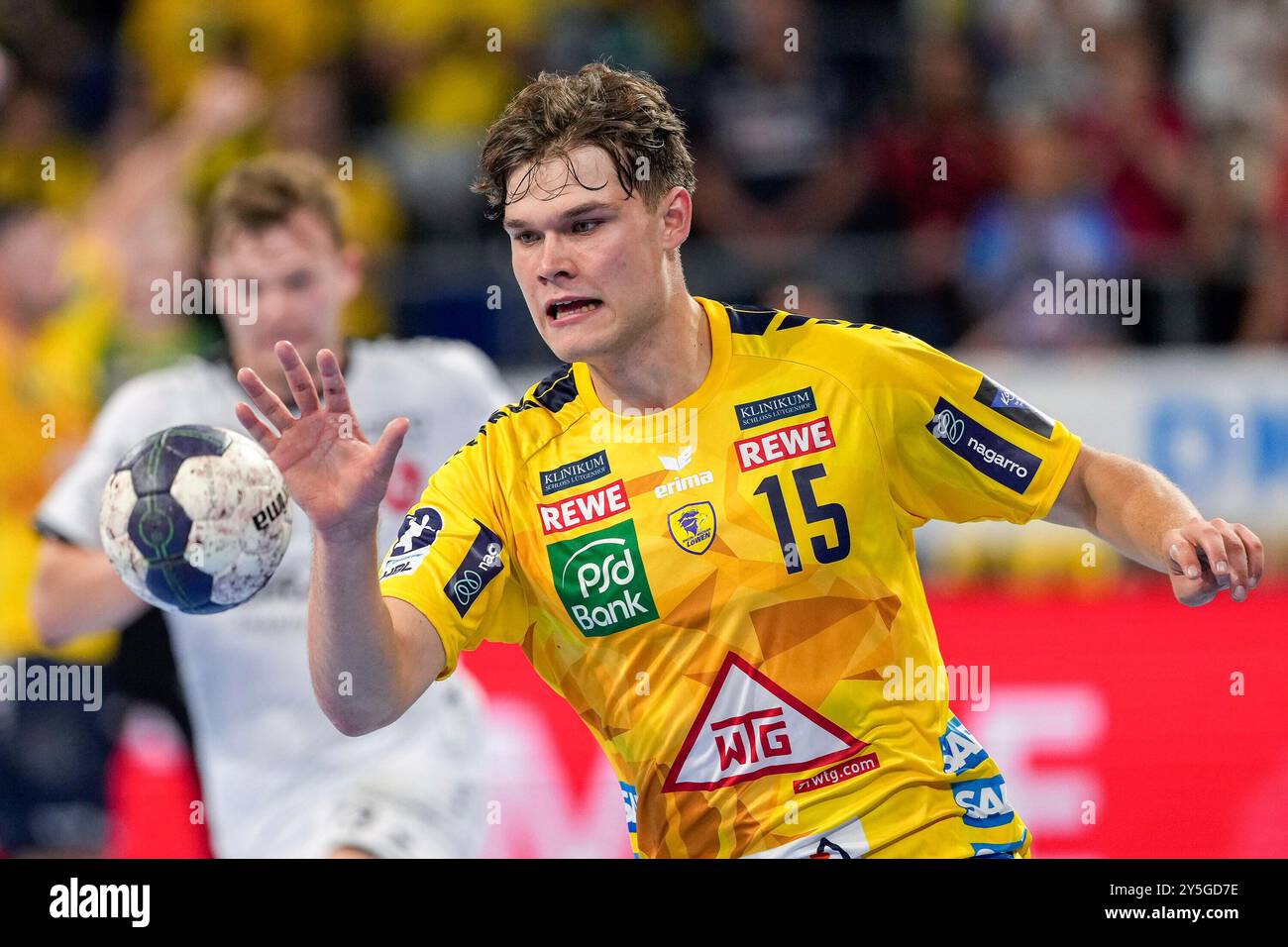 David More (RNL, 15), am Ball, Einzelbild, Einzelfoto, Aktion, Action ...