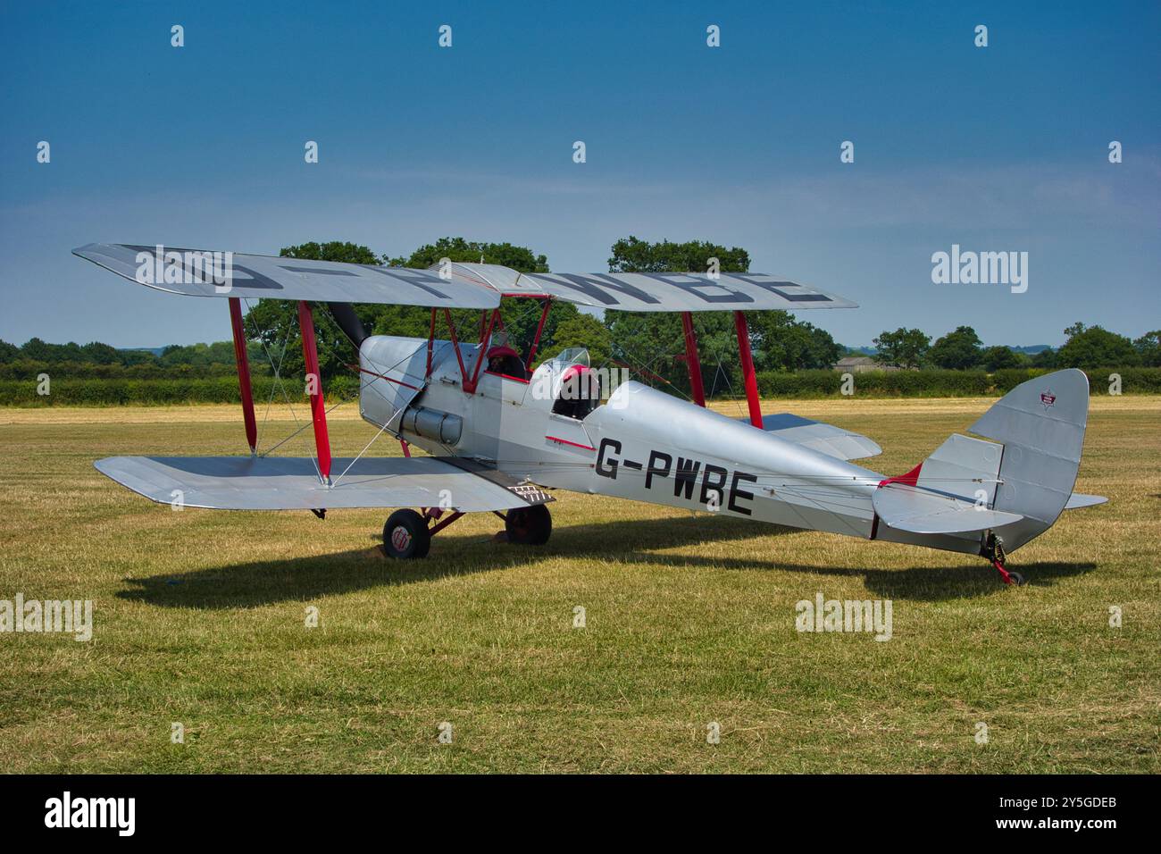 De Havilland DH.82A Tiger Moth, Headcorn airfield, Kent Stock Photo - Alamy