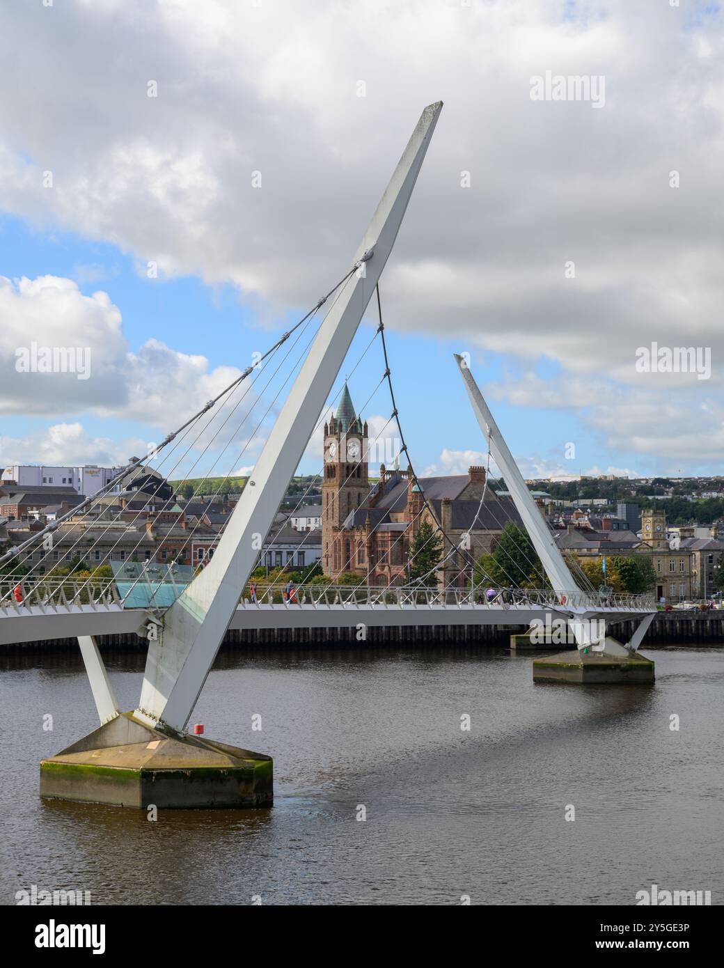 The Peace Bridge over the River Foyle in Derry Stock Photo - Alamy