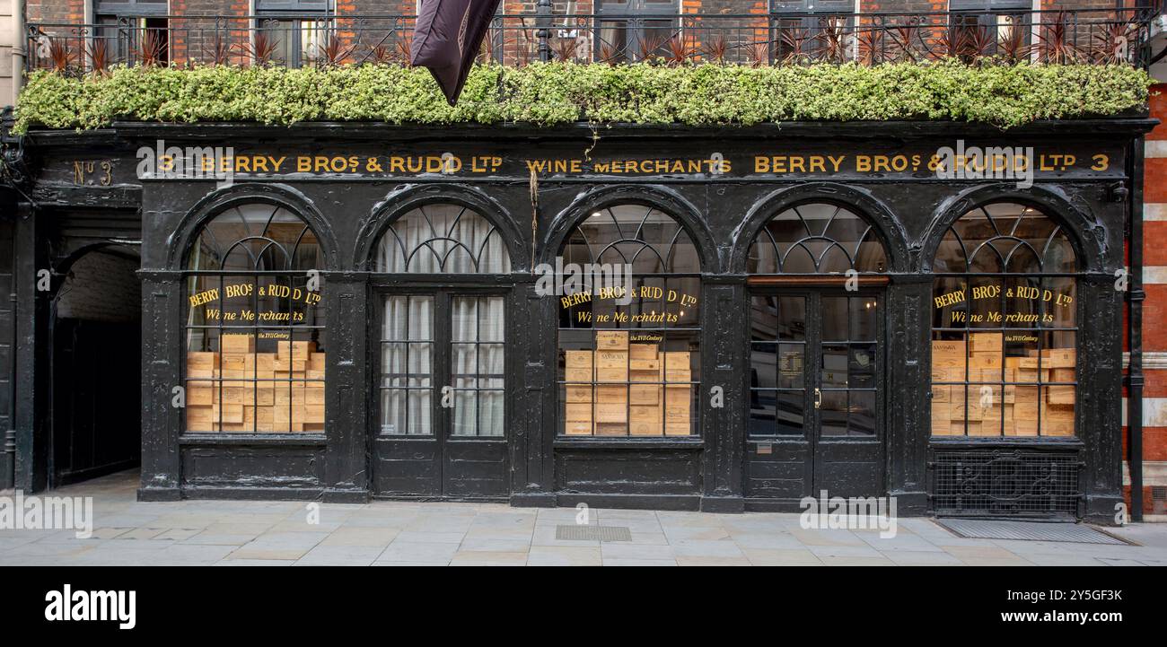 Berry Bros & Rudd Ltd, wine Merchants, St James's Street, London ...
