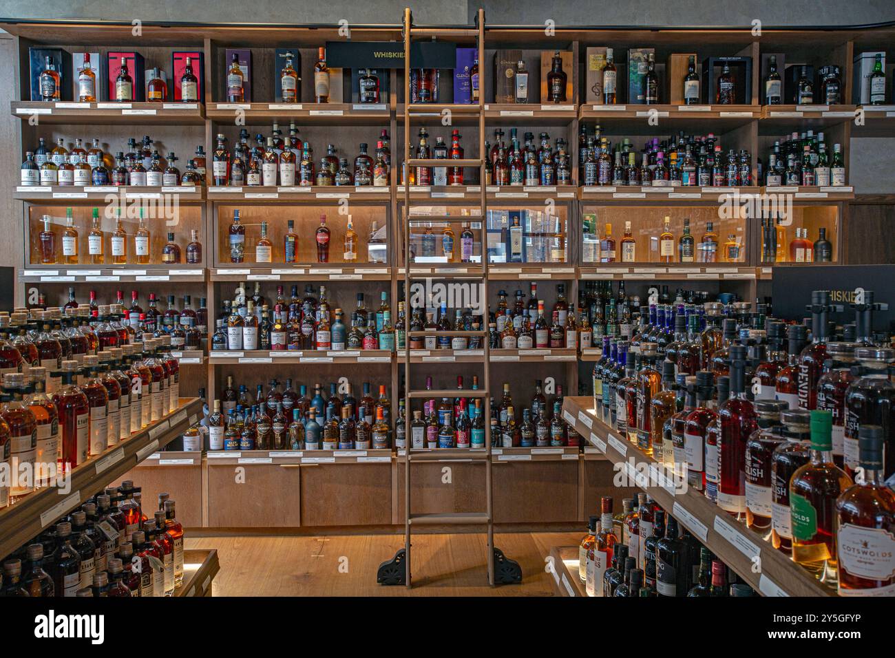 Berry Bros & Rudd Ltd, wine Merchants, St James's Street, London ...