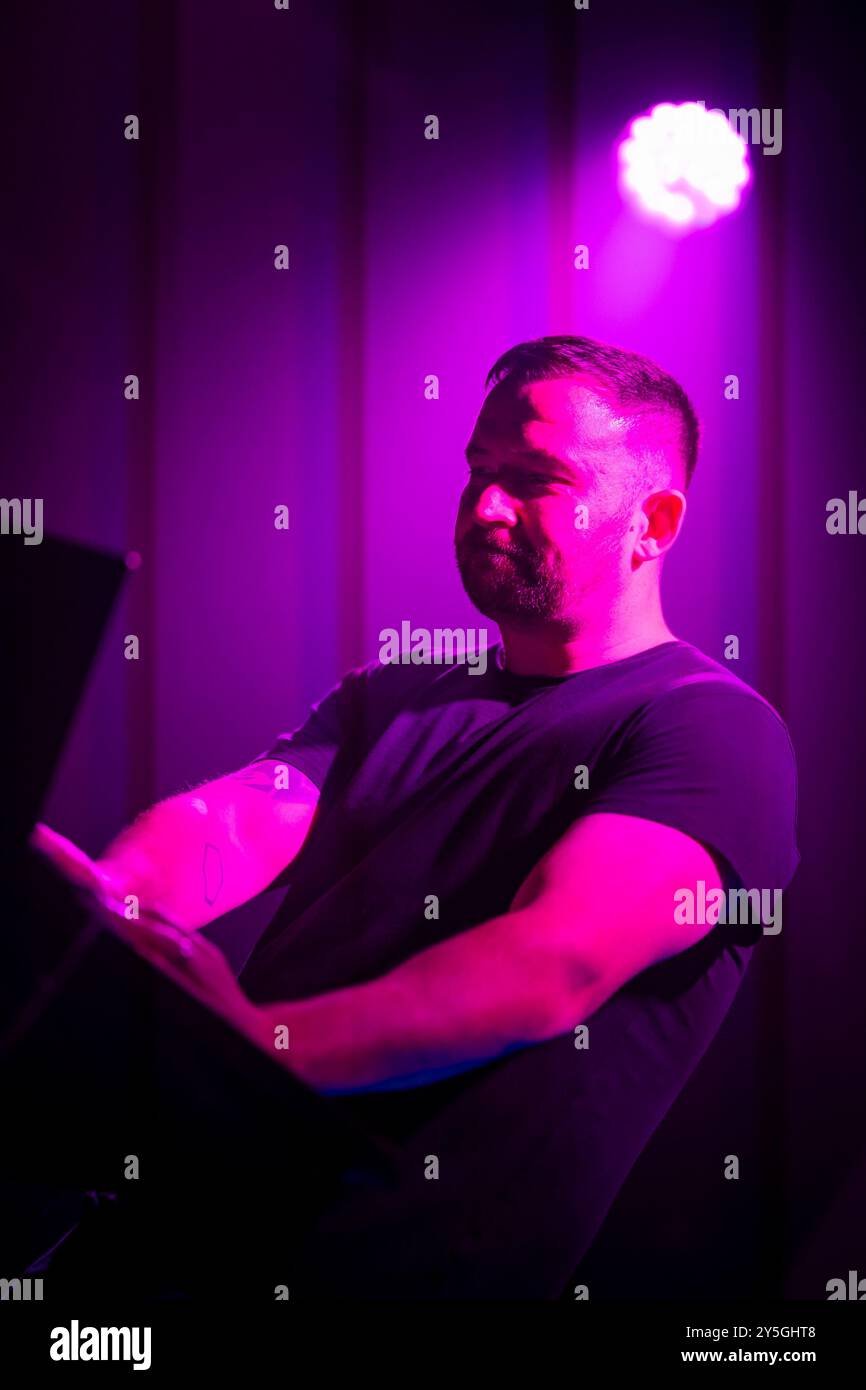 Faex optim show hi-res stock photography and images - Alamy