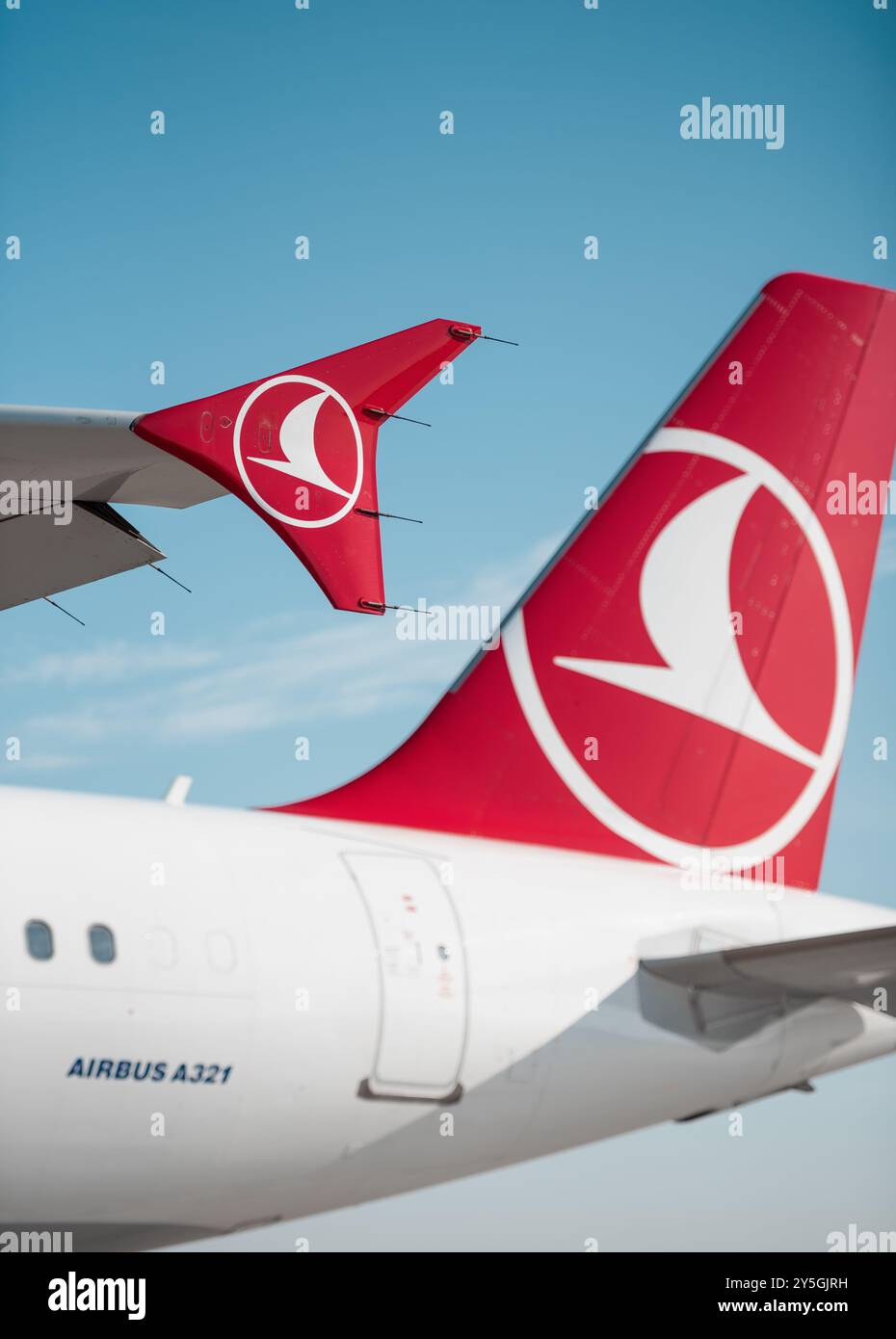 Airbus a321 wing hi-res stock photography and images - Alamy