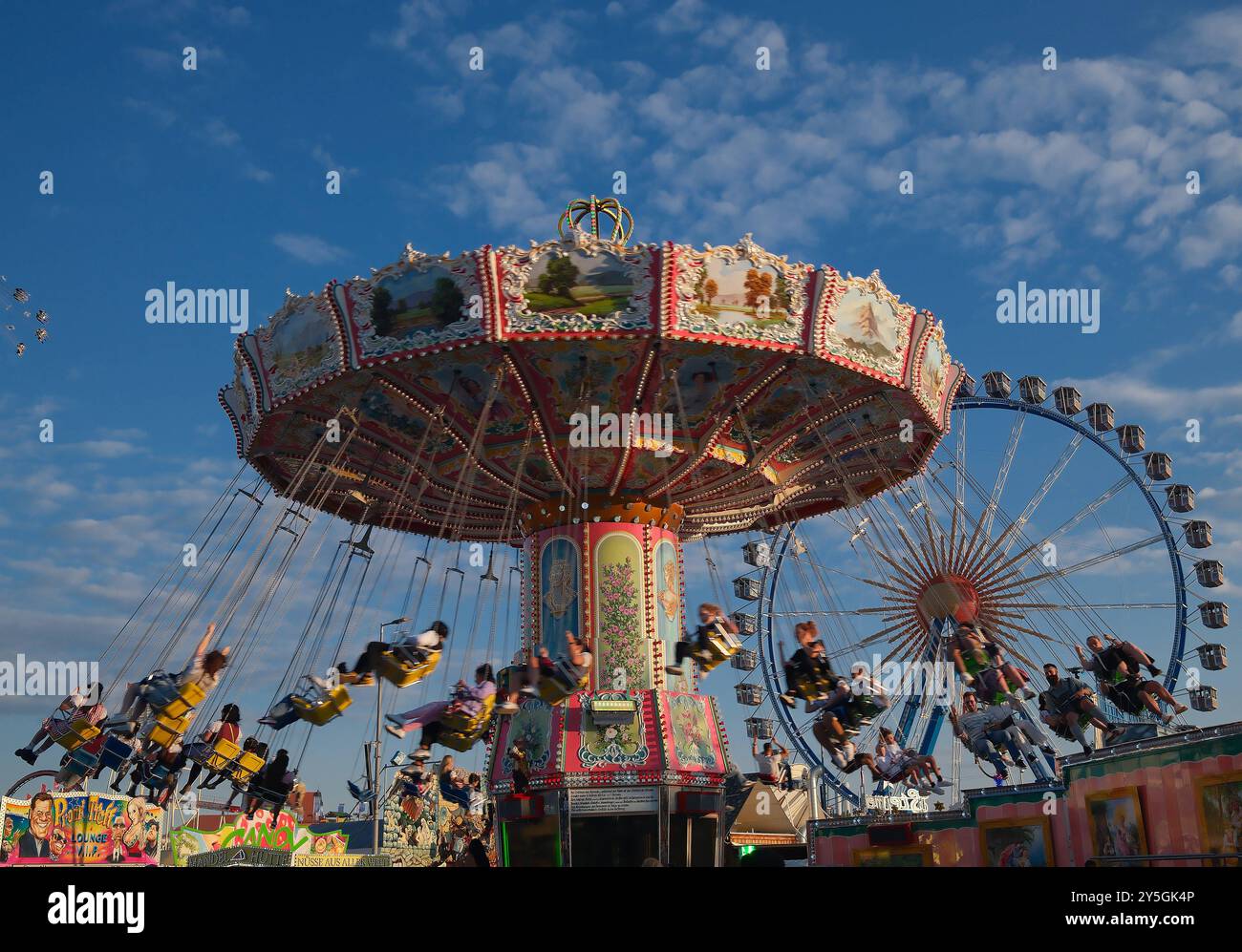 20240921, Oktoberfest 2024, Theresienwiese Muenchen, im Bild: Karussell ...