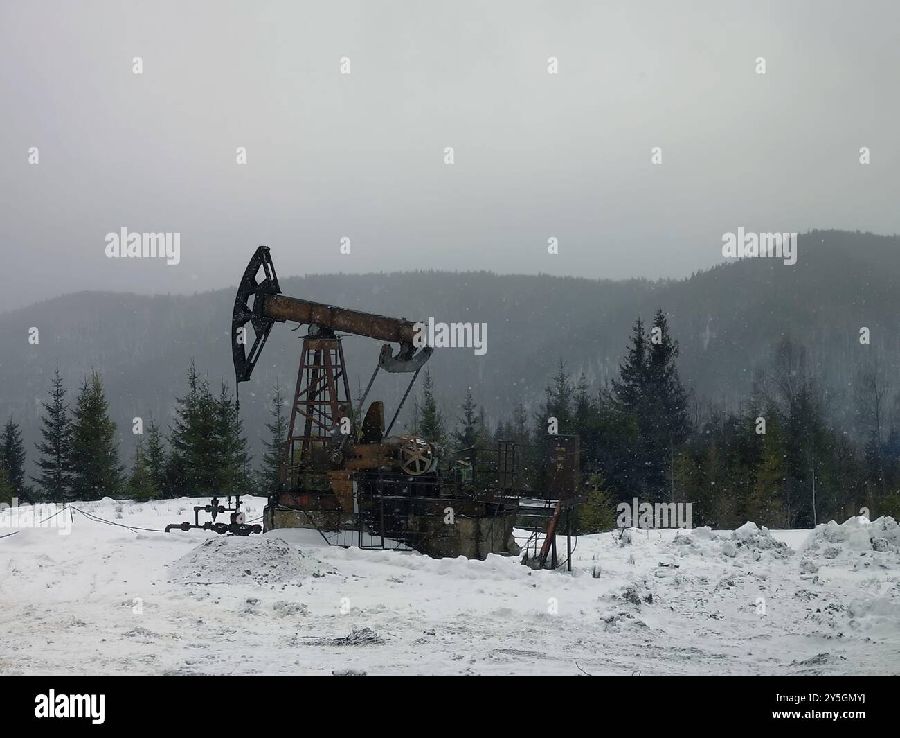 Russia pipeline mountains hi-res stock photography and images - Alamy