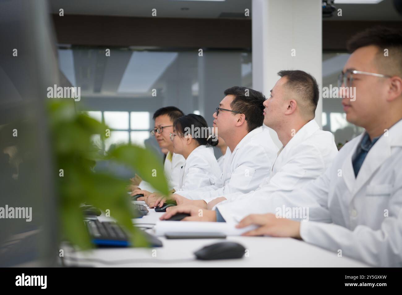 High field magnet laboratory hi-res stock photography and images - Alamy