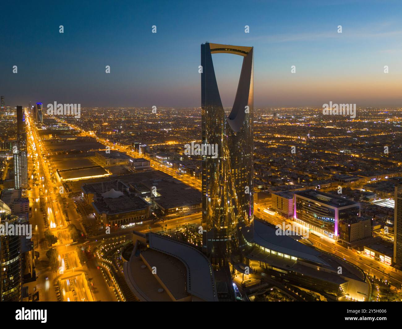 Drone shot flying. Saudi Arabia. Riyadh. Kingdom tower. Sunset. Evening ...