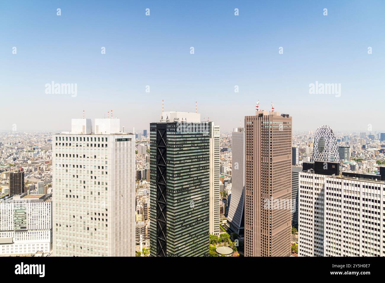 High rise office blocks and Tokyo skyline seen from the observation ...