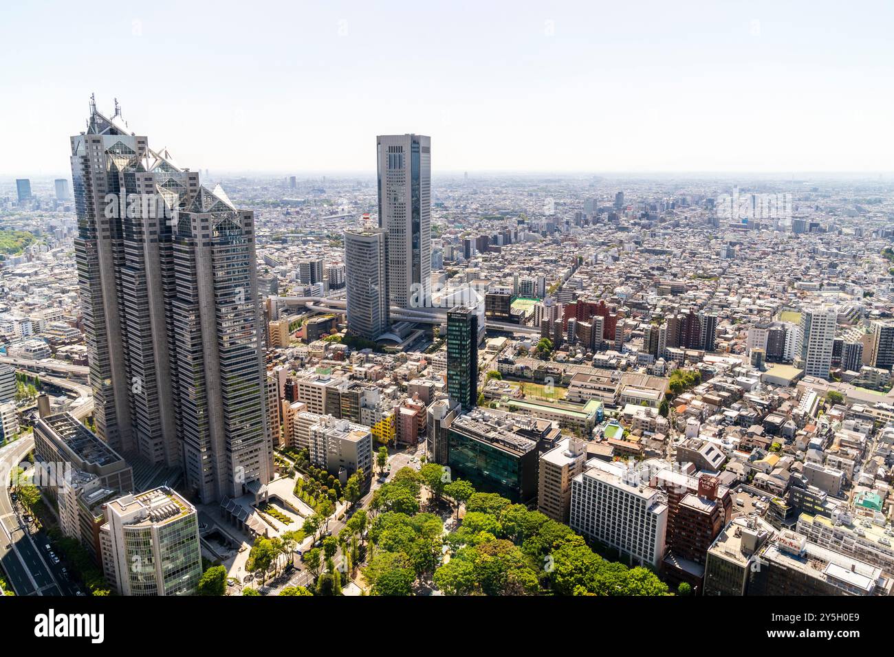 Shinjuku Park Tower seen from the observation floor of the Tokyo Metropolitan building, and ...