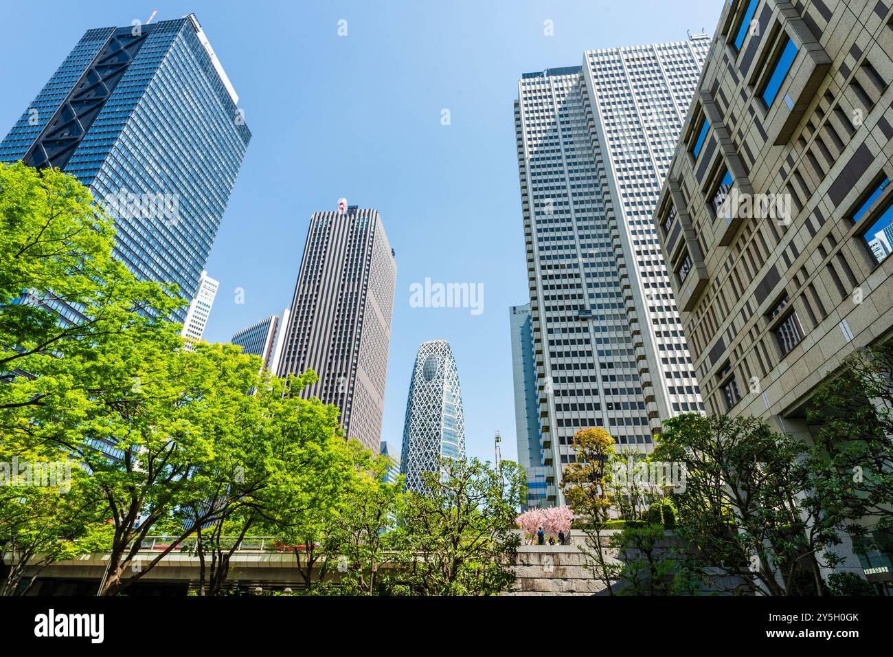 The Shinjuku Mitsui Building, Shinjuku Center Buidling and Keio Plaza ...