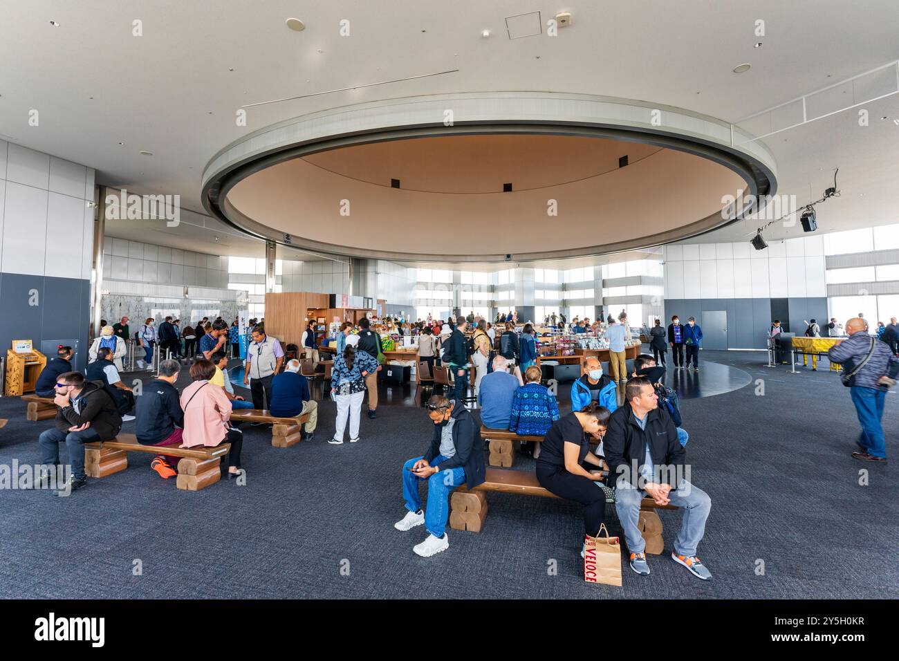 Interior of the Observation Deck of the Tokyo Metropolitan Government ...