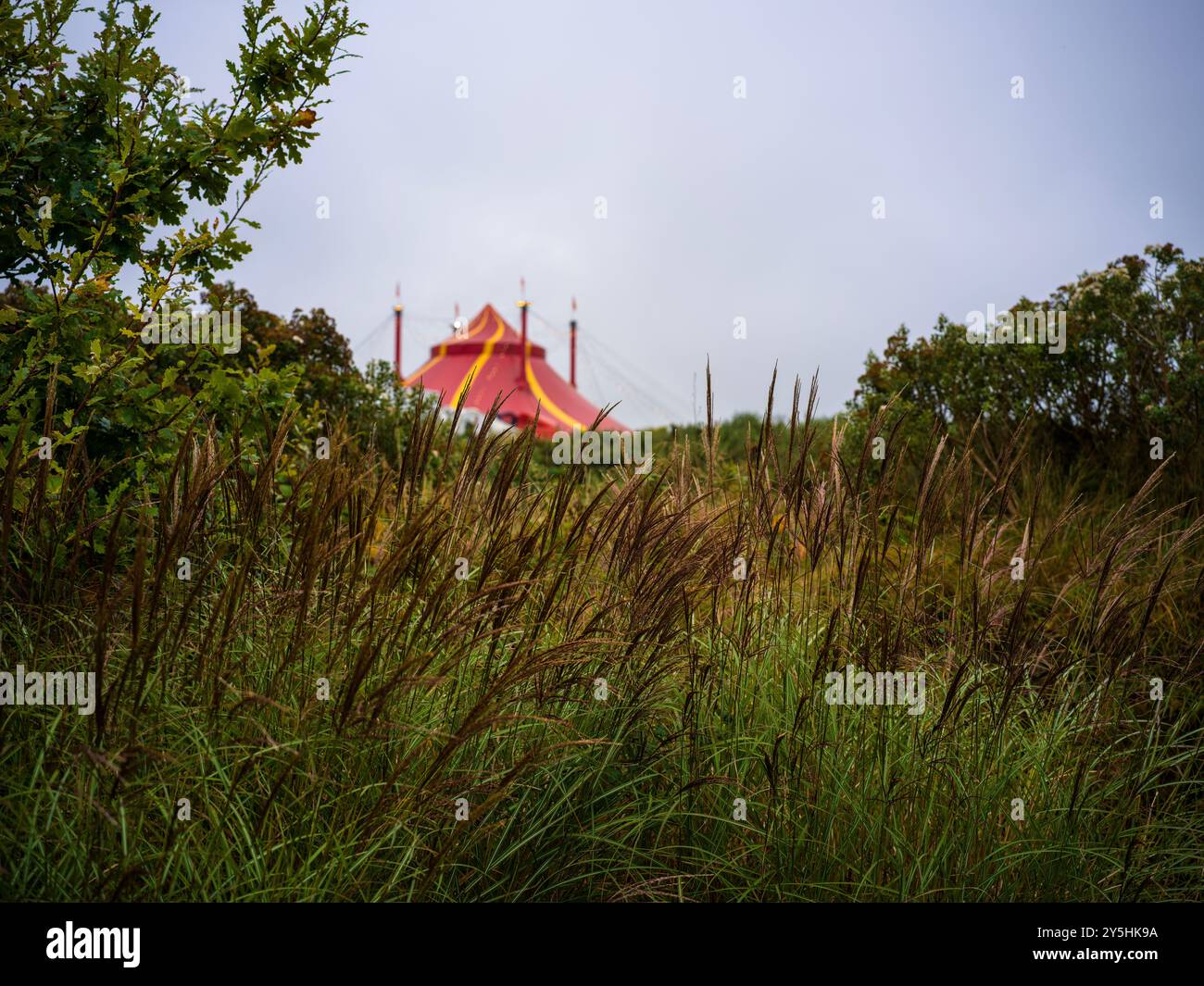 CIRCUS FANTASIA CIRCUS BIG TOP TENT Stock Photo - Alamy