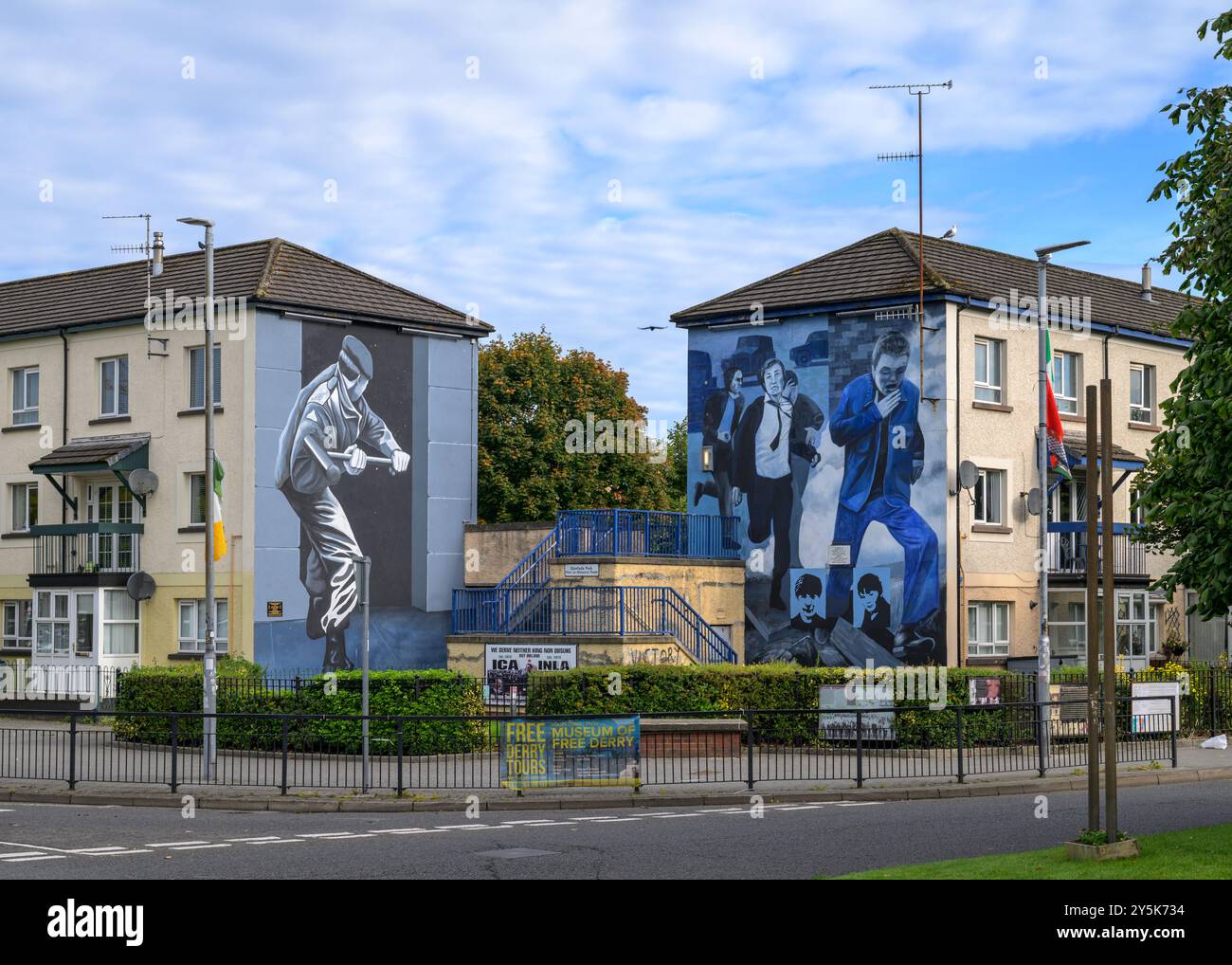 A view of murals in the Bogside area of Derry Stock Photo - Alamy