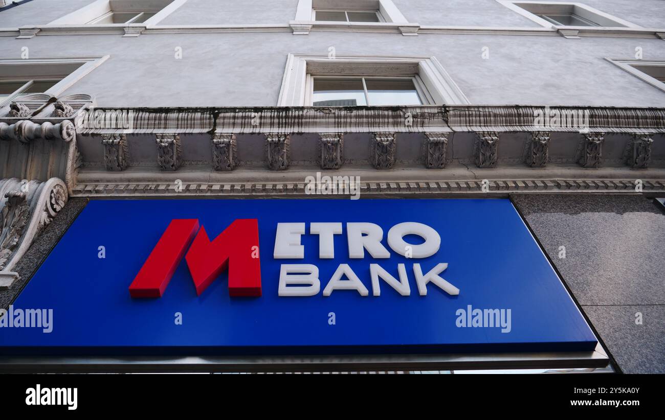 Metro bank logo hi-res stock photography and images - Alamy